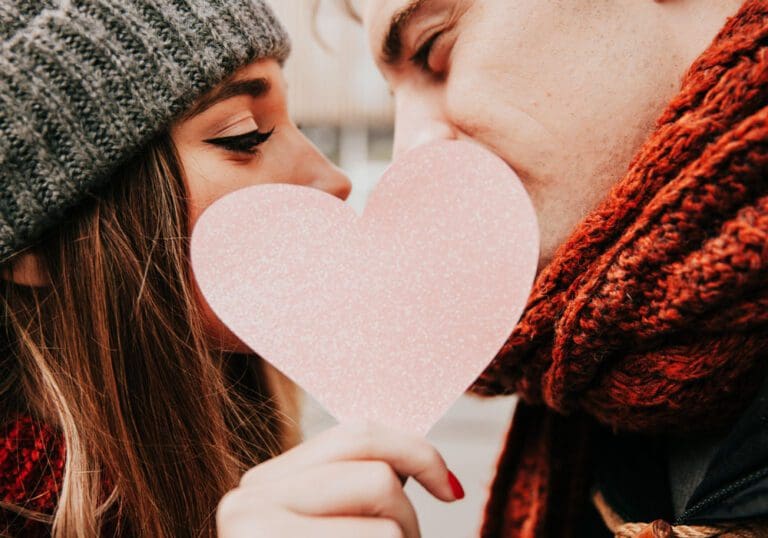 Frasi sugli innamorati (e sull’innamorarsi)
