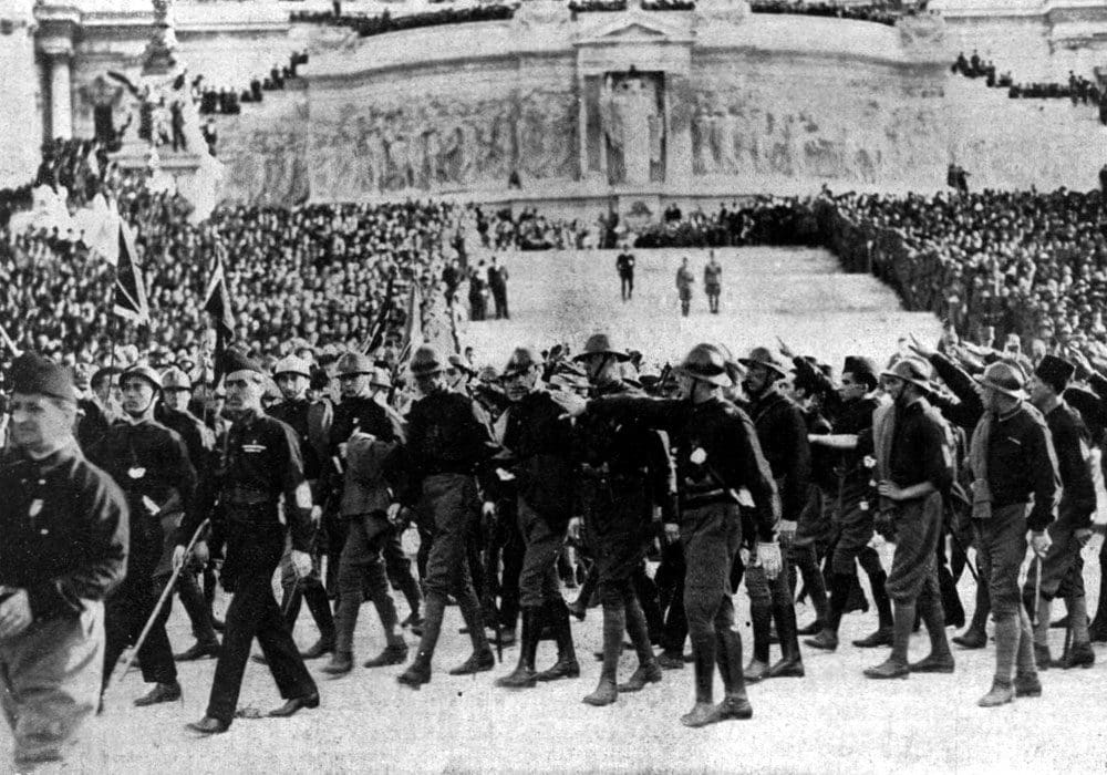 Motti fascisti (i più famosi del ventennio)