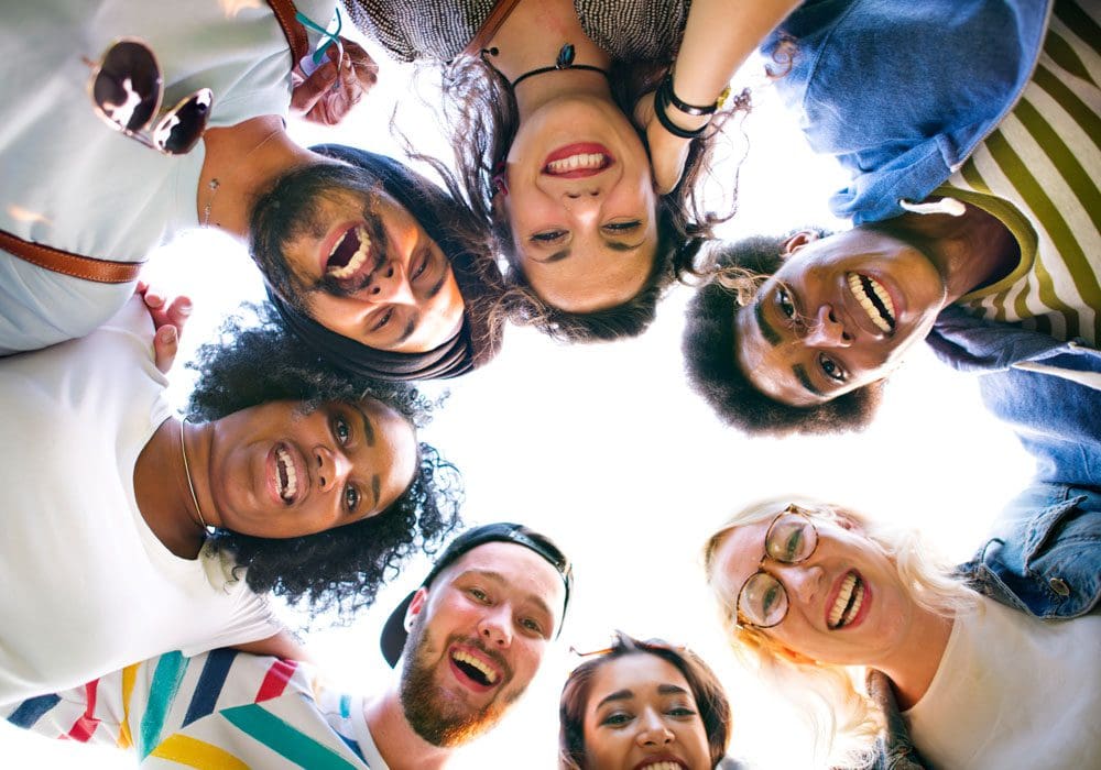 Frasi Divertenti sulle Persone: le 45 più belle e simpatiche