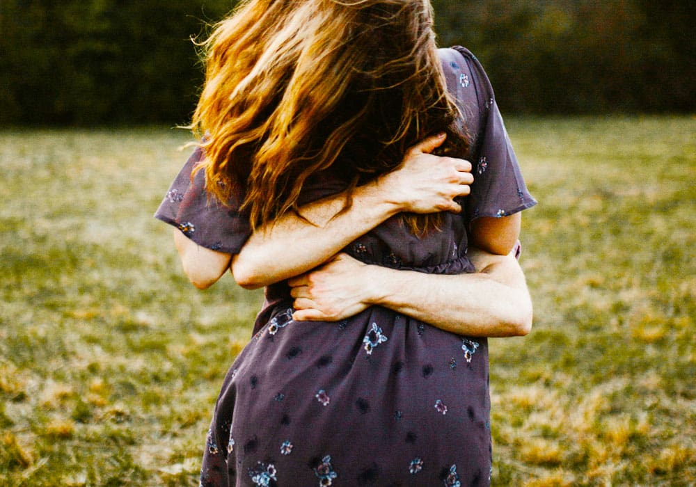 Frasi sugli abbracci (dolci e romantiche)